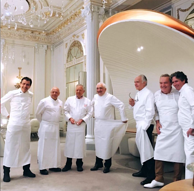 7 grands chefs réunis au Plaza Athénée pour célébrer les 70 ans de ... 7 grands chefs réunis au Plaza Athénée pour célébrer les 70 ans de ...