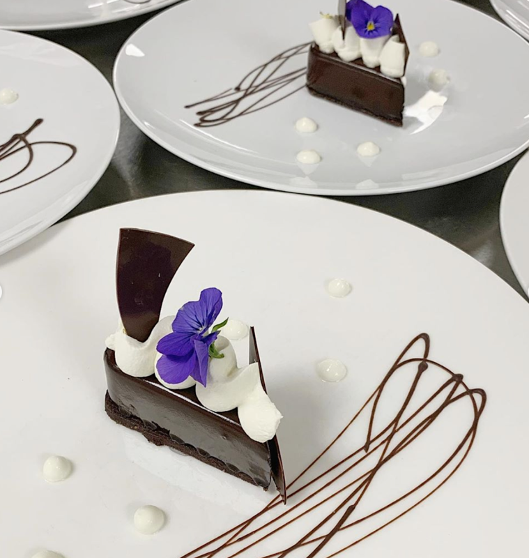 Georges Blanc et Michel Rostang étaient en cuisine au Train Bleu à ...