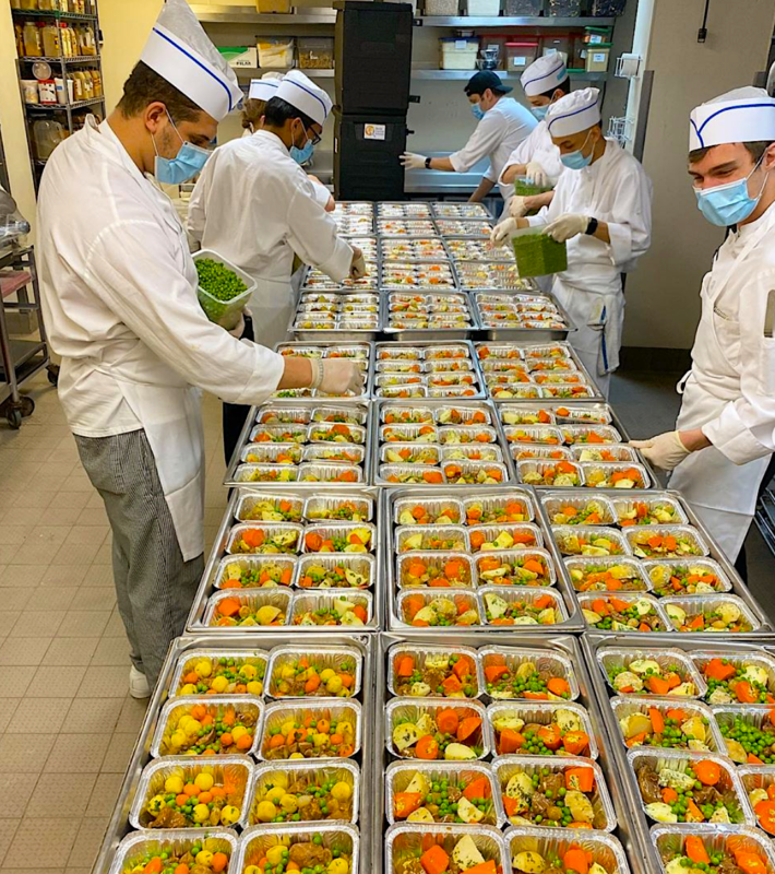 Daniel Boulud passe en phase action humanitaire, plus de 1000 repas ...