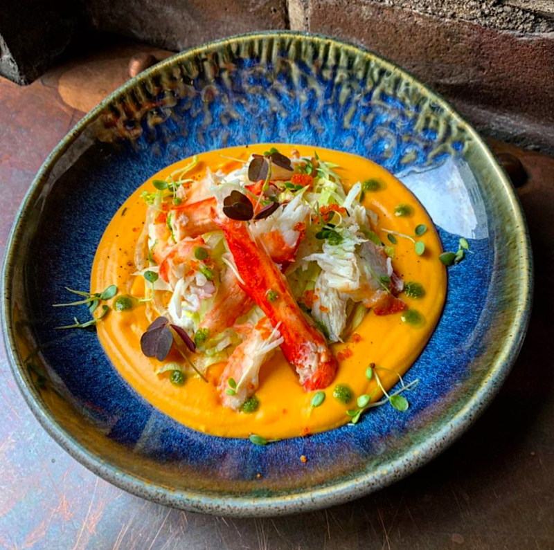 Depuis Novosibrisk en Russie, le chef Dmitrii Garifulin prépare le ...