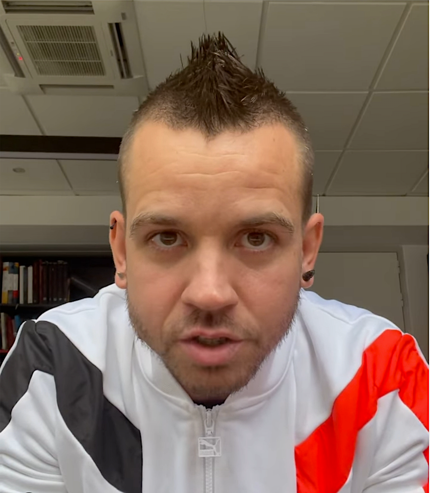 Scènes de chefs - Yoann Conte dans sa cave, le chapon de Christian ...