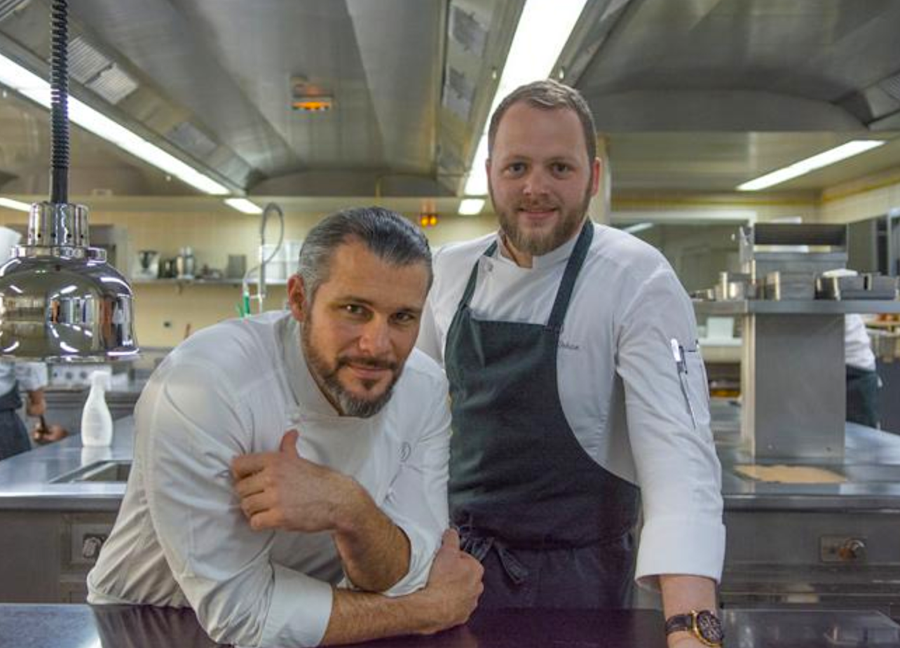 Découvrez la Bûche de Noël de Baumanière "Épi Moisson 2021" du chef ...