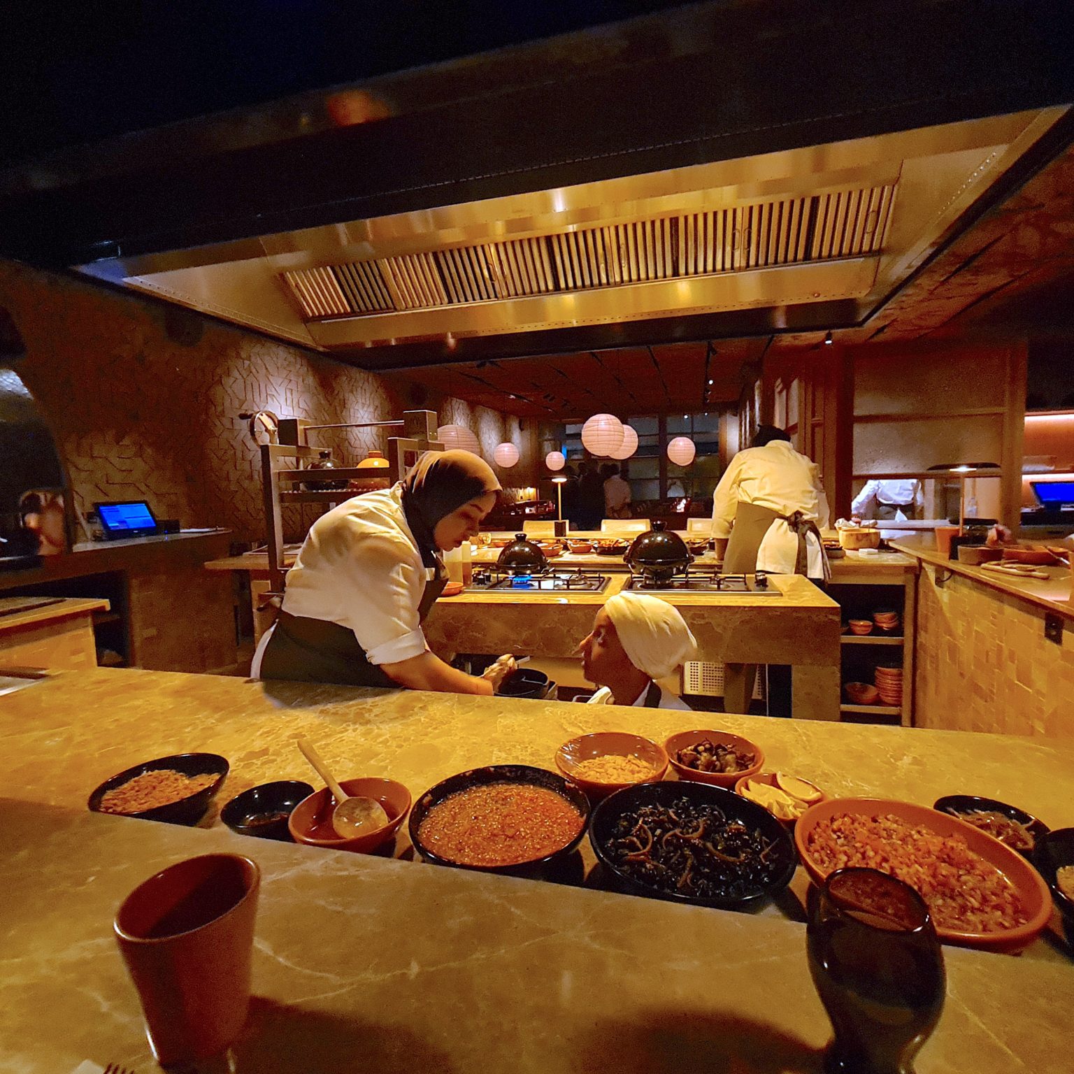 Marrakech - Sahbi Sahbi - cuisine traditionnelle de Femmes Marocaines ...
