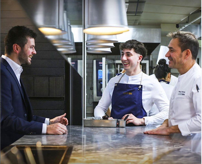 Depuis son titre de Top Chef 2023, Hugo Riboulet enchaîne les ...